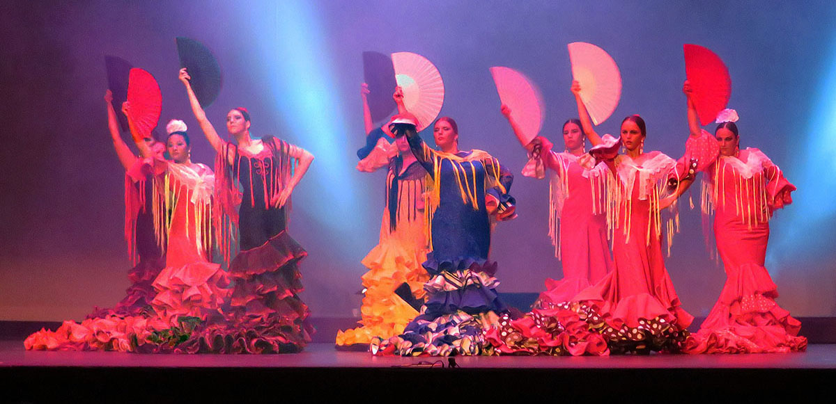 Shall We Dance / Bailamos – Moving with Mitchell