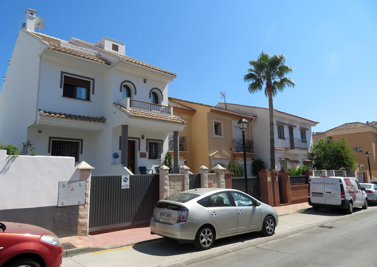 Juan way or another / Calles de Juan – Moving with Mitchell