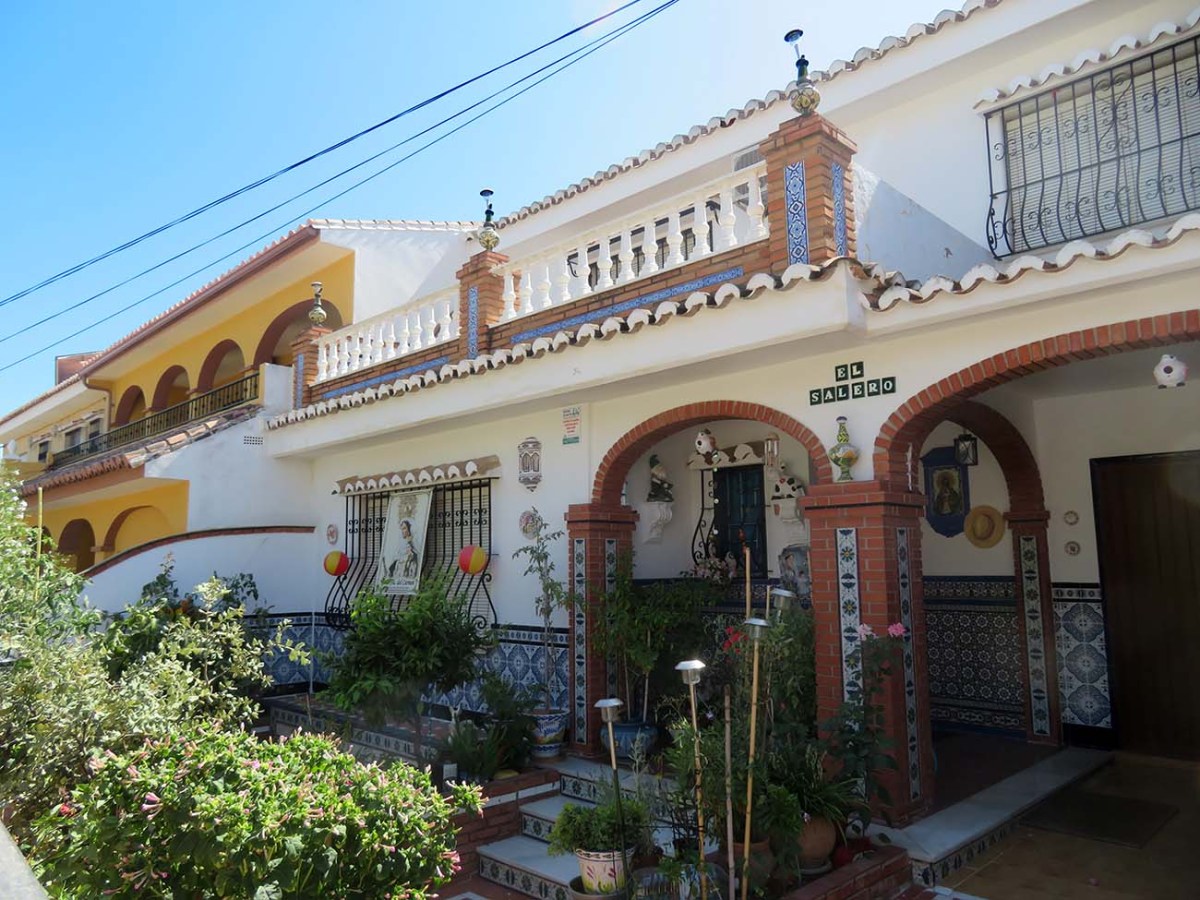Juan way or another / Calles de Juan – Moving with Mitchell