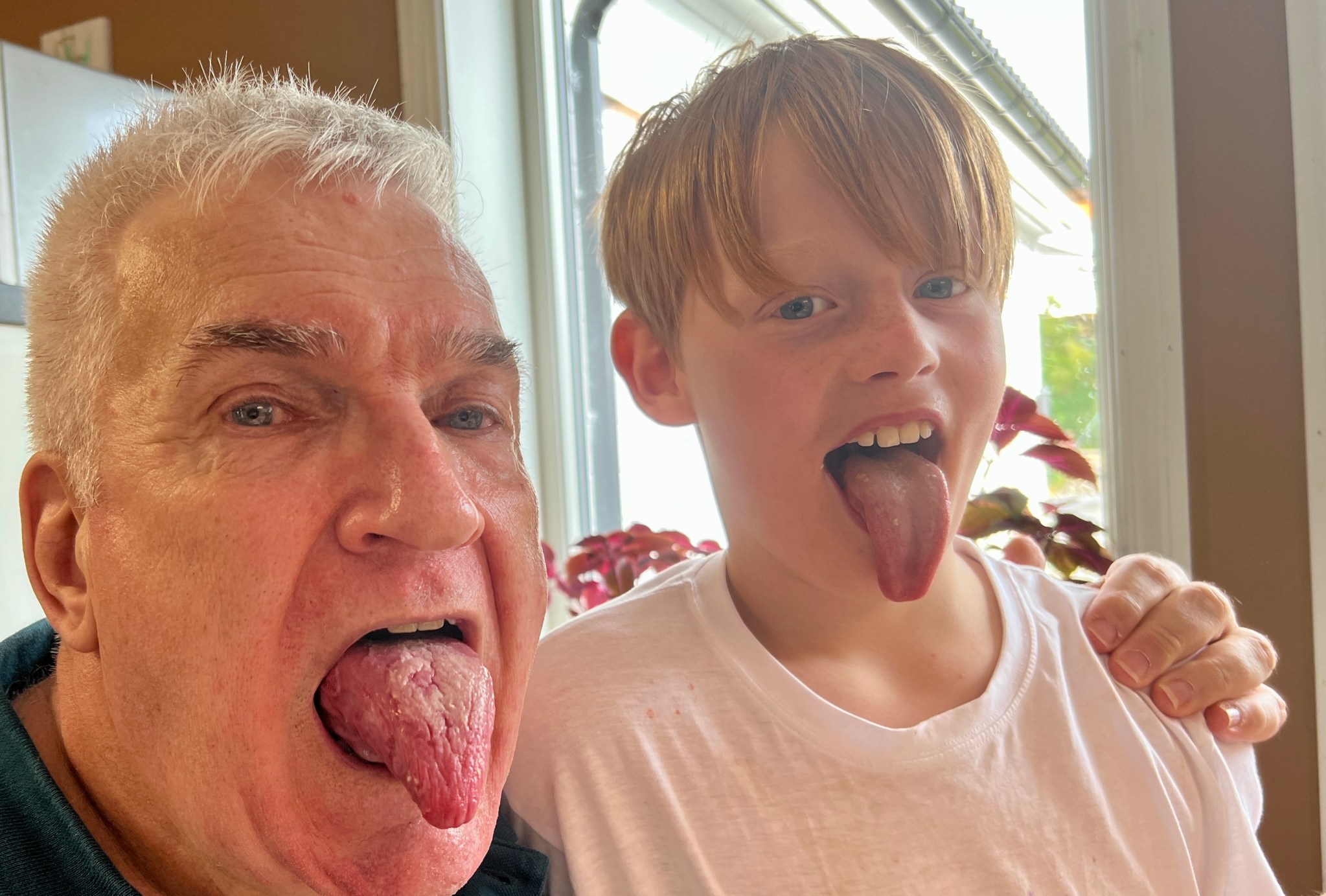 Tongue tied / Lengua atada – Moving with Mitchell