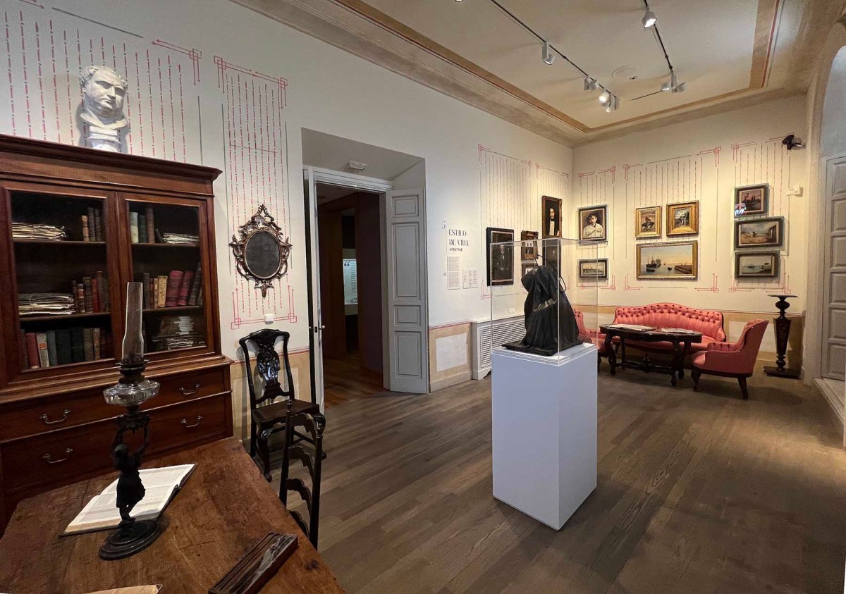 Picasso’s house, Moose’s leg / Casa de Picasso, pierna de Moose ...