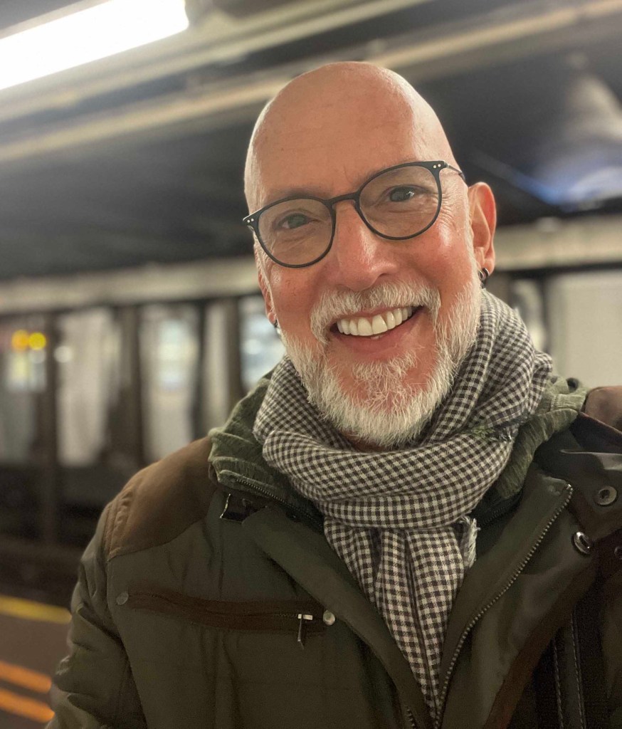 Happy Kings! / ¡Feliz Reyes! – Moving with Mitchell